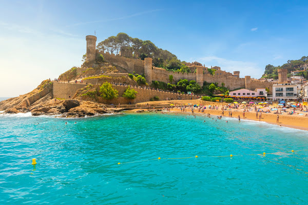 Qué ver en Tossa de Mar en 2 días: playas y arte medieval